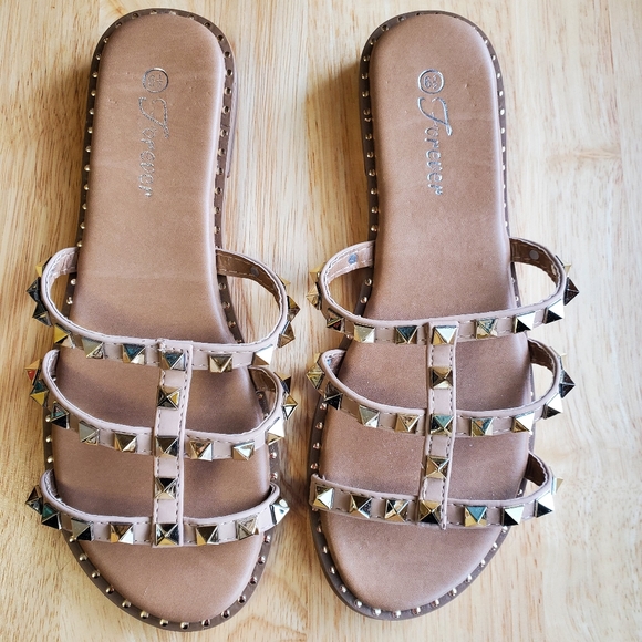 Forever 21 | Shoes | Taupe And Gold Studded Gladiator Sandals Nwot Size ...